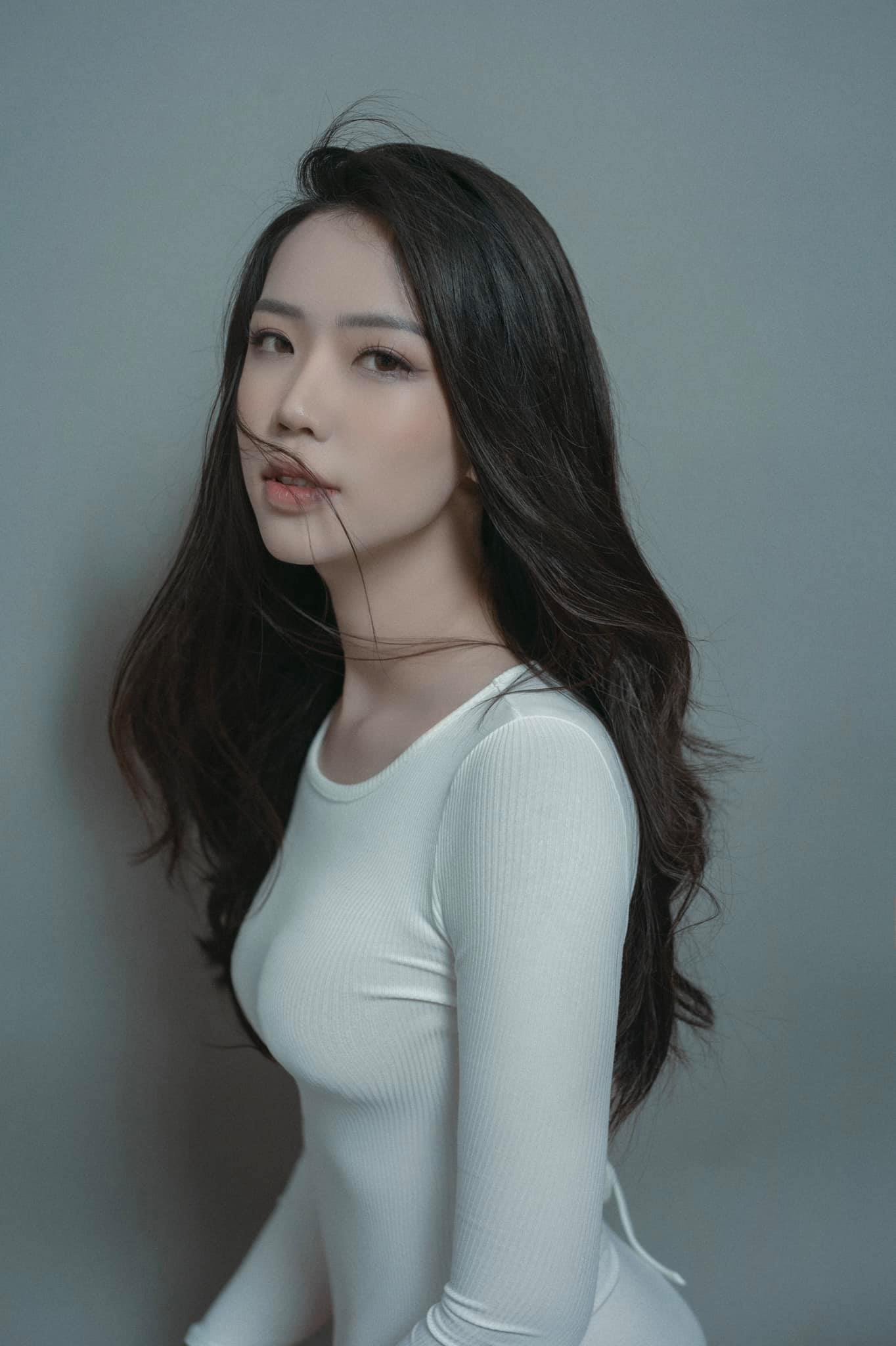 MC VTV khoe đường cong "sắc bén" ngoài đời, lên hình để lộ nhan sắc ...