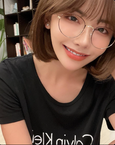 Hàng nghìn fan cuồng khó chạm tới da thịt 'Thánh nữ' Eimi Fukada vì lý ...