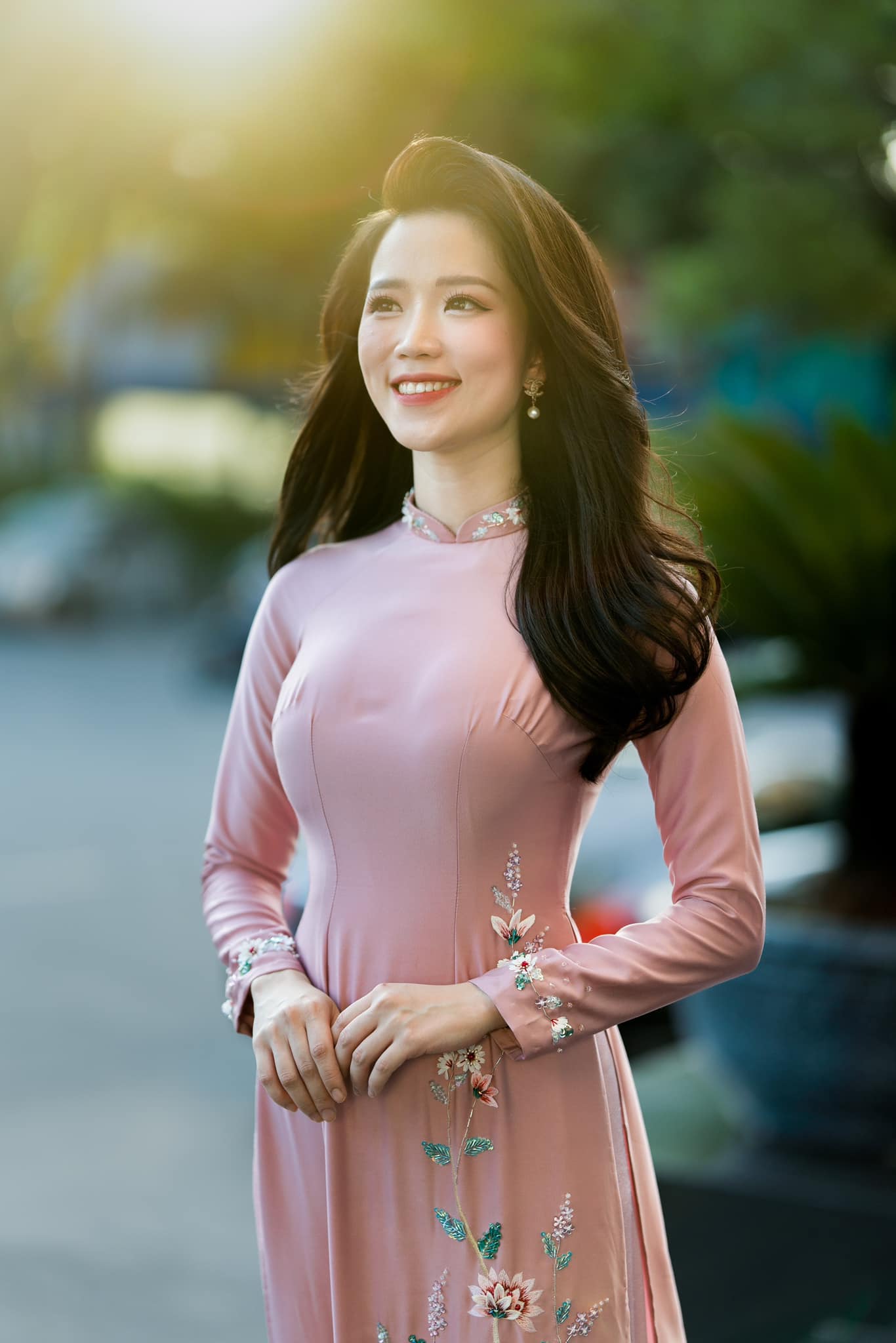 Mc Vtv Khoe đường Cong Sắc Bén Ngoài đời Lên Hình để Lộ Nhan Sắc Mười Phân Vẹn Mười Mạng